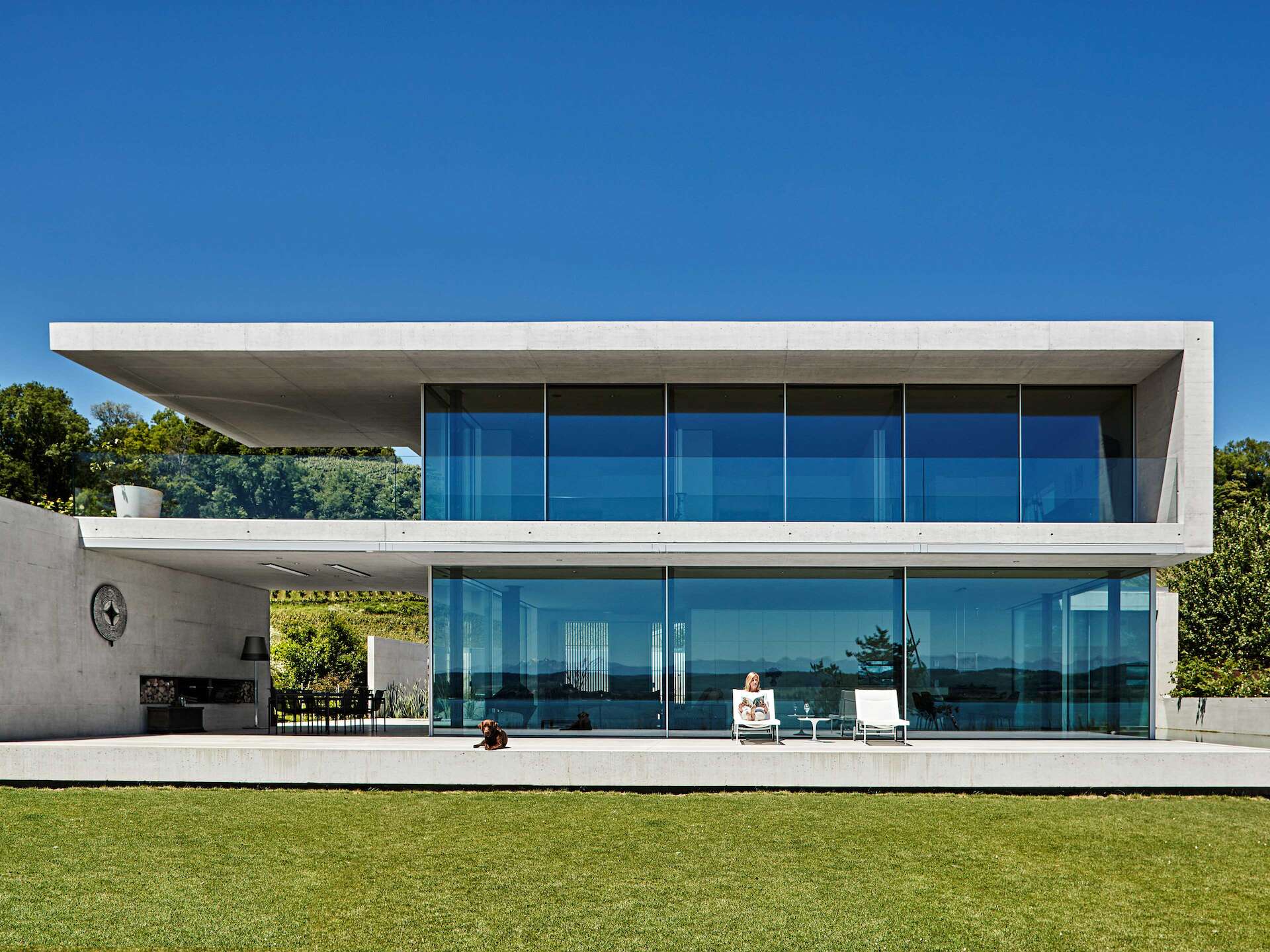 Elegant frameless windows from swissFineLine