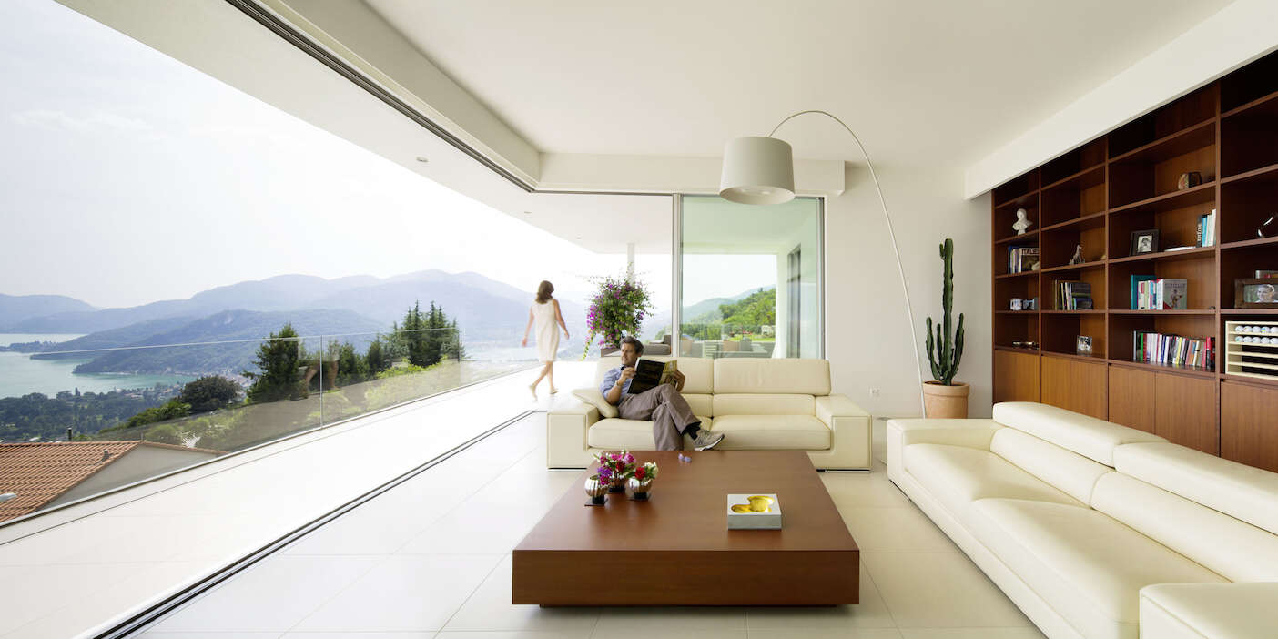 Fully glazed corners: transparency as a design element