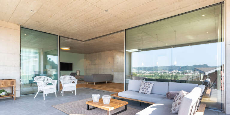 Fully glazed corners: transparency as a design element