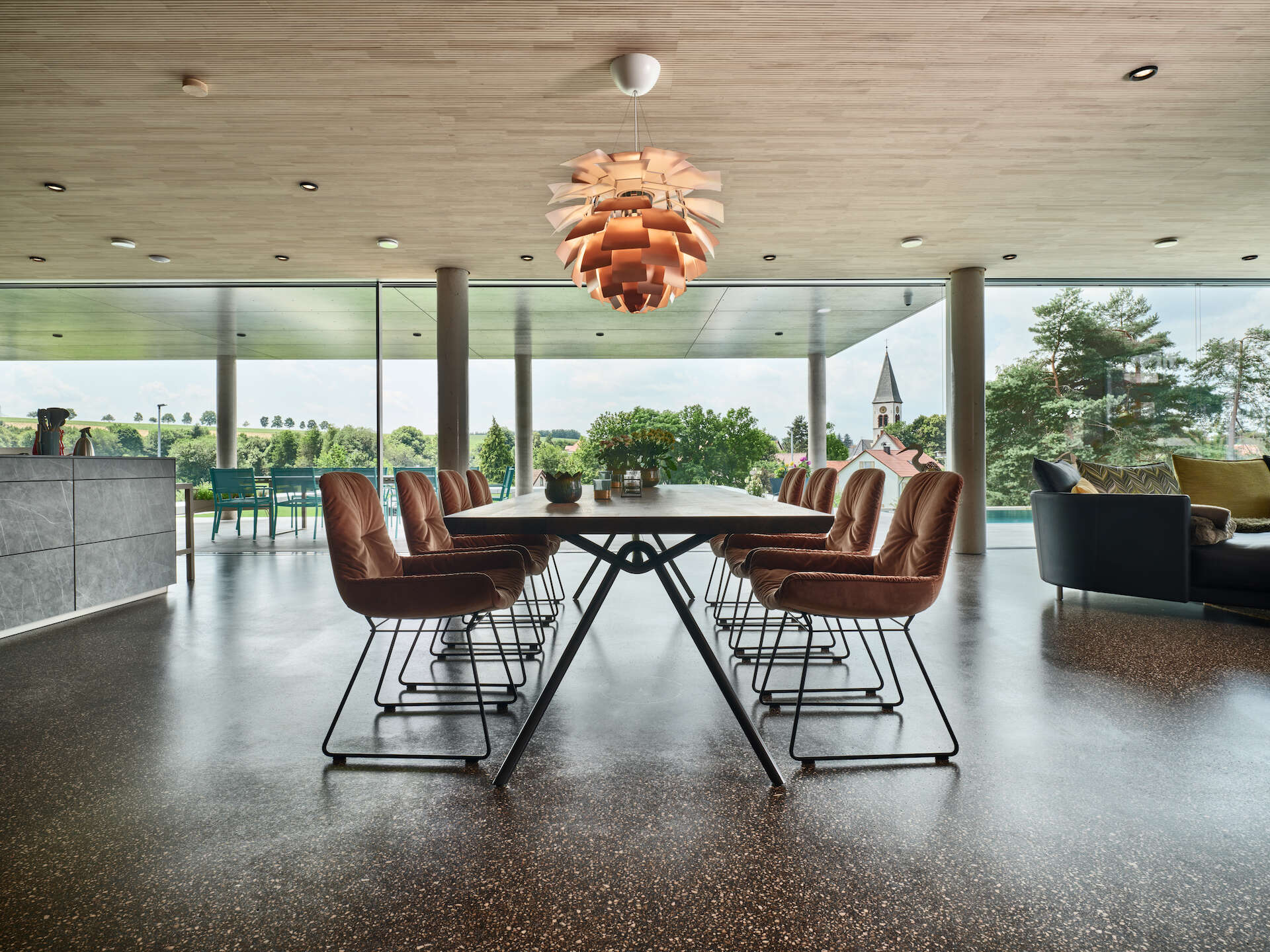 Frameless panoramic windows for breathtaking architecture